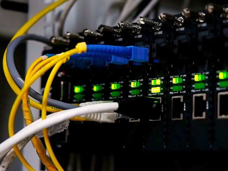 Šta je optički internet? Razlika između FTTH, FTTB i FTTC